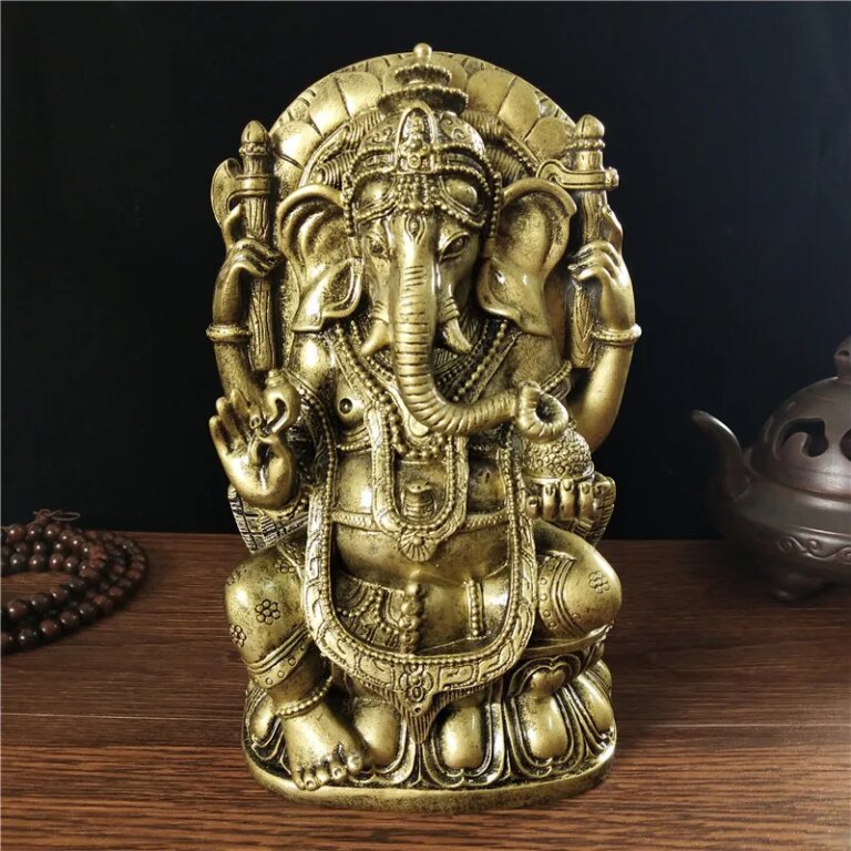 Statue de Ganesh, Dieu à la tête d'éléphant • Statue design