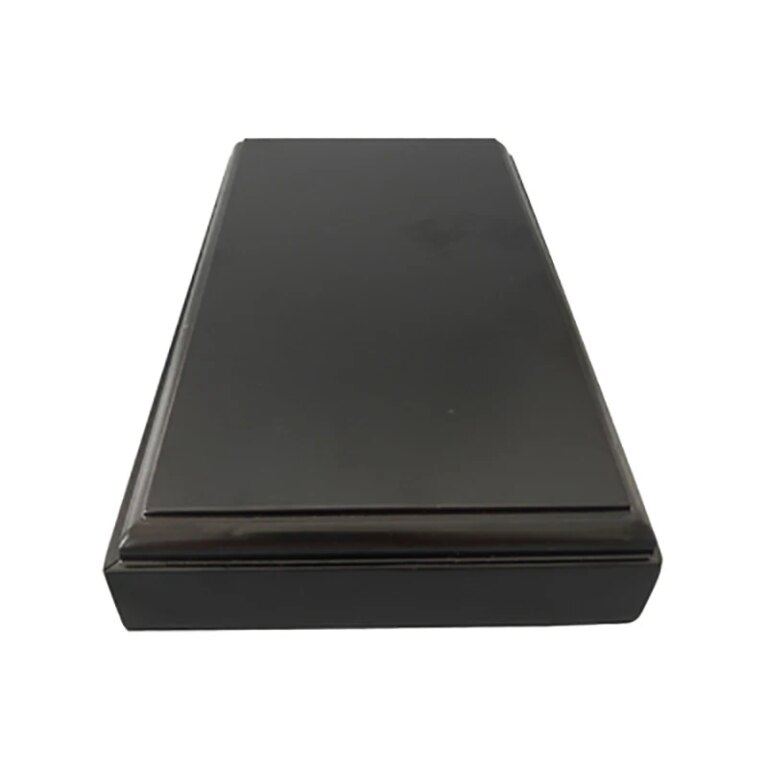 Socle pour statue en bois massif • Statue design