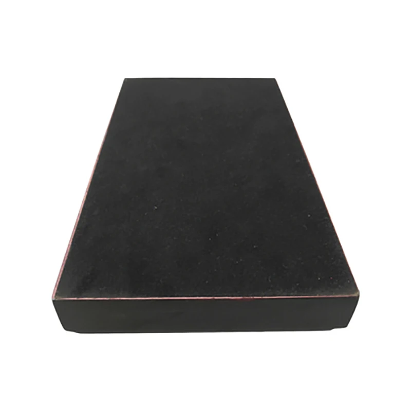 Socle pour statue en bois massif • Statue design